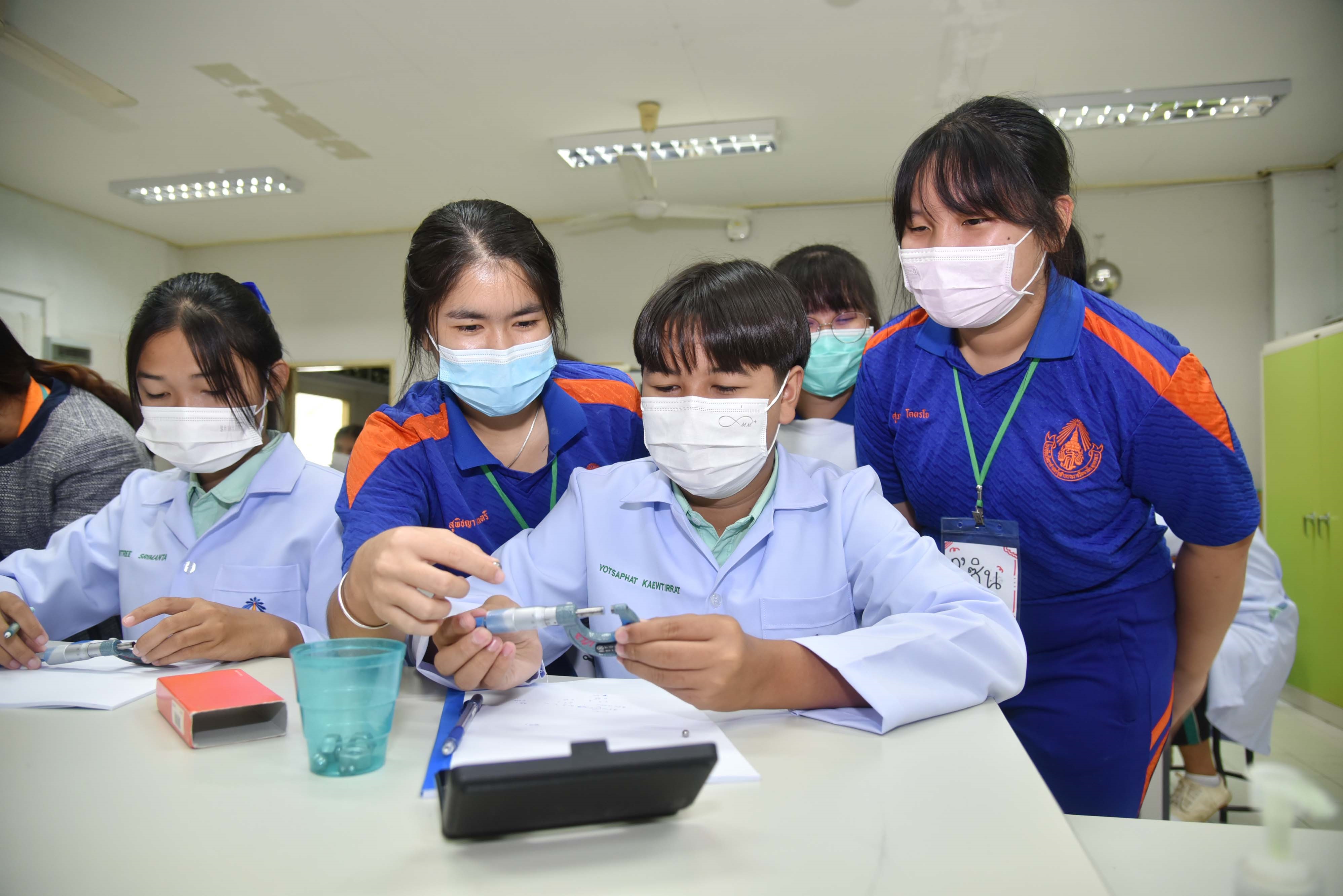 กิจกรรมให้บริการวิชาการศึกษาเรียนรู้การใช้เครื่องมือและอุปกรณ์ทาง ...