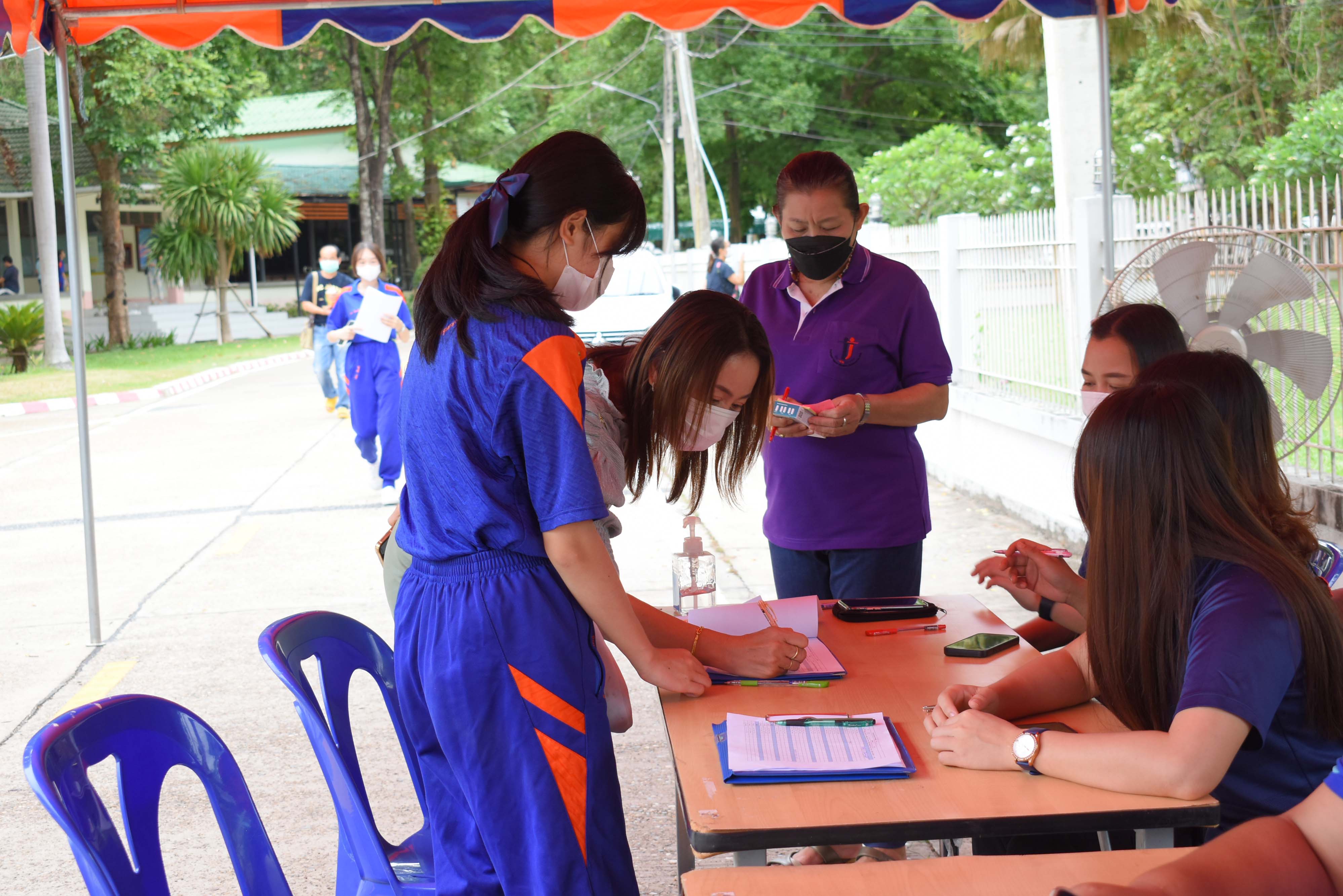บรรยากาศการรับนักเรียนเข้าเรือนพักนักเรียนประจำ ภาคเรียนที่ 1 ปี ...
